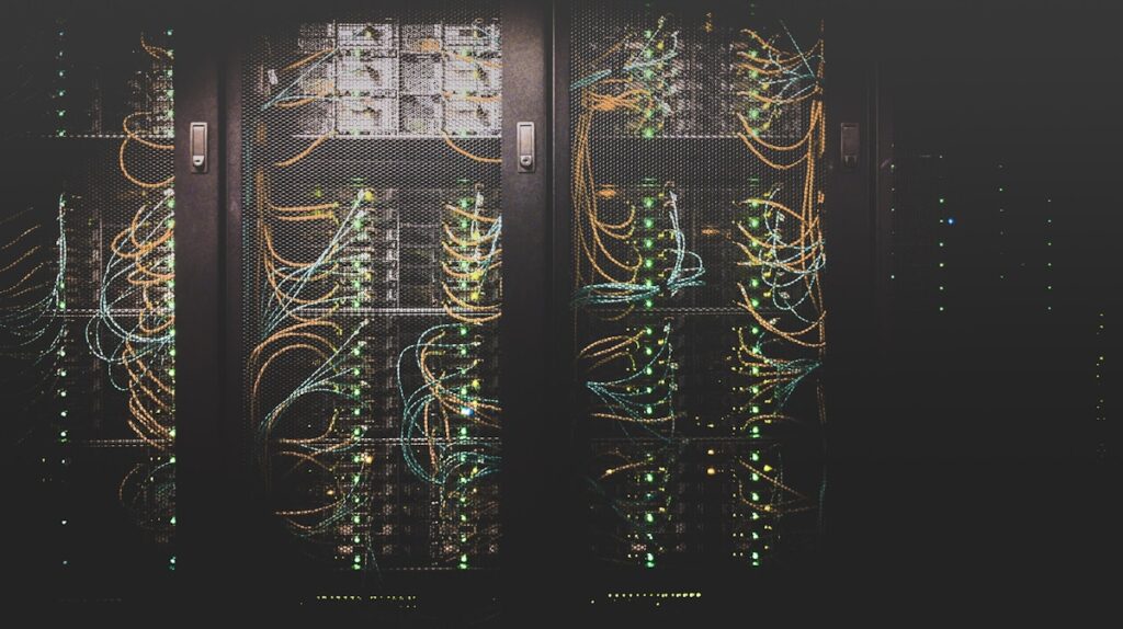 VMware ESXi Alternatives 2026: Proxmox, KVM & Hyper-V